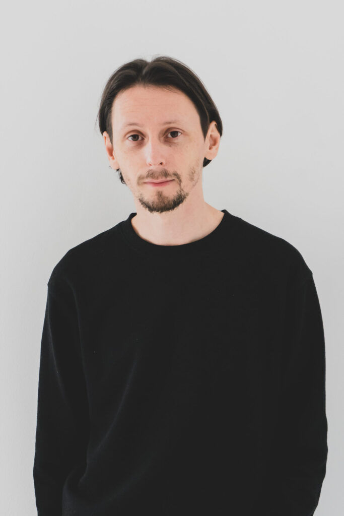 IN-TER-CON-NEC-TIONS | Instalație interactivă și artist-talk – Centrul ...